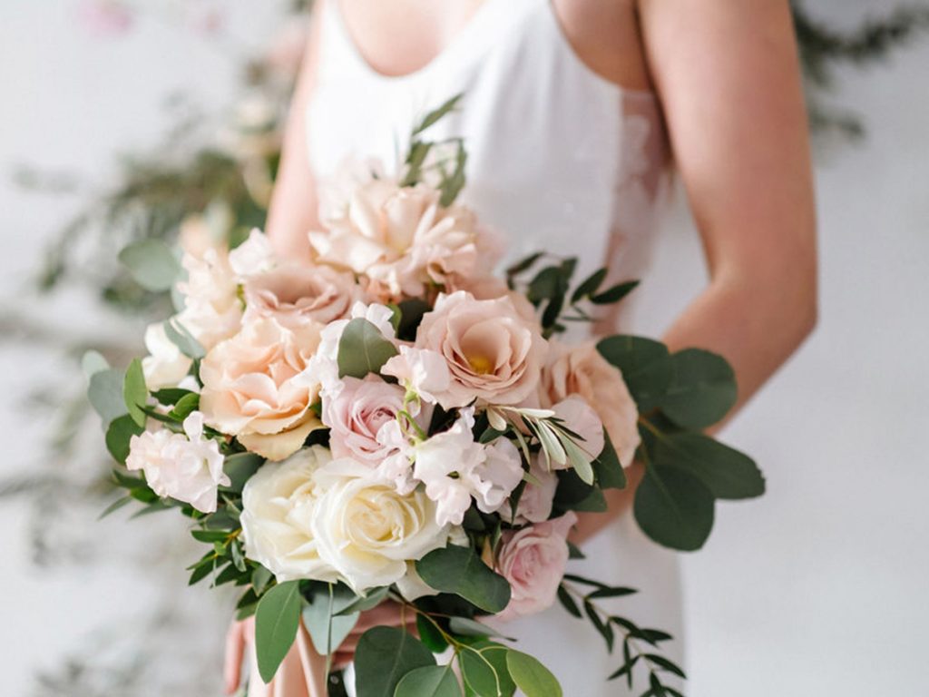 Obsessed with Blush? Here are 16 Beautiful Blush Pink Bouquets to ...