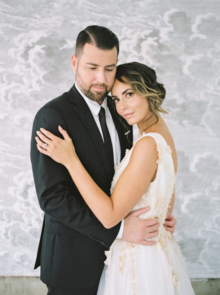 Figs, Whimsical Florals, and Honey Accents in This Secluded Backyard ...