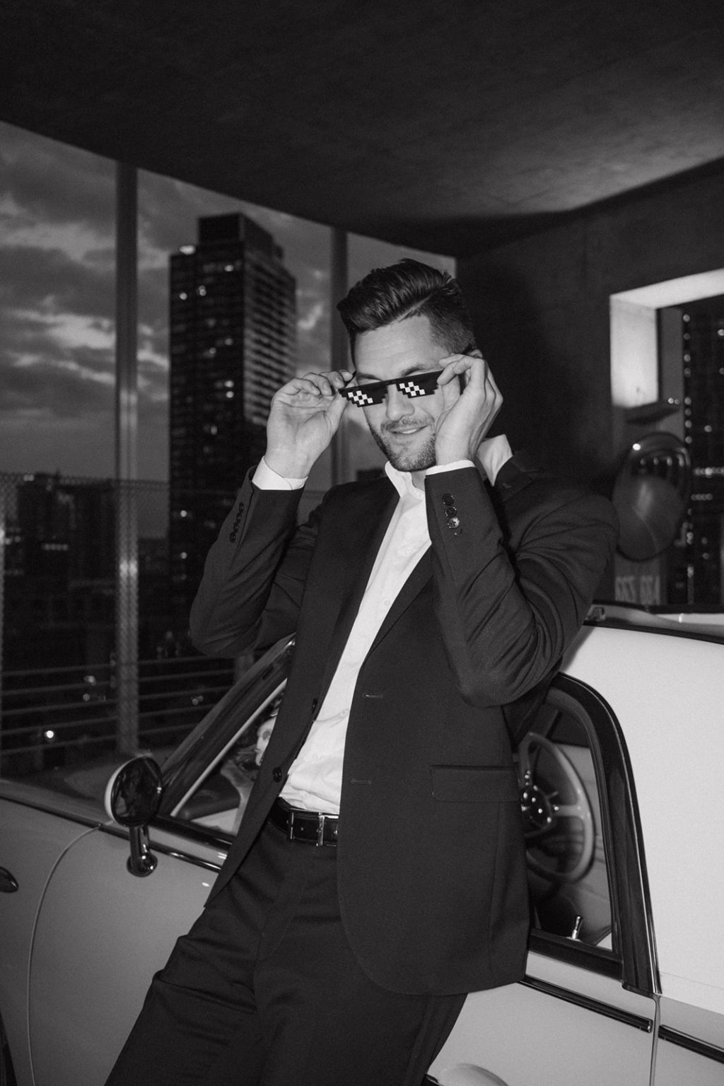 80's Inspired Downtown Elopement with Violet Florals & a Vintage Car ...