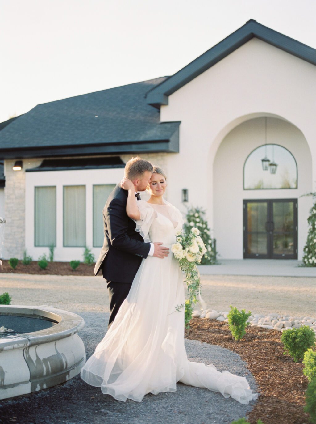 Fine Art Meets Cottage Core Wedding Inspiration for Summer
