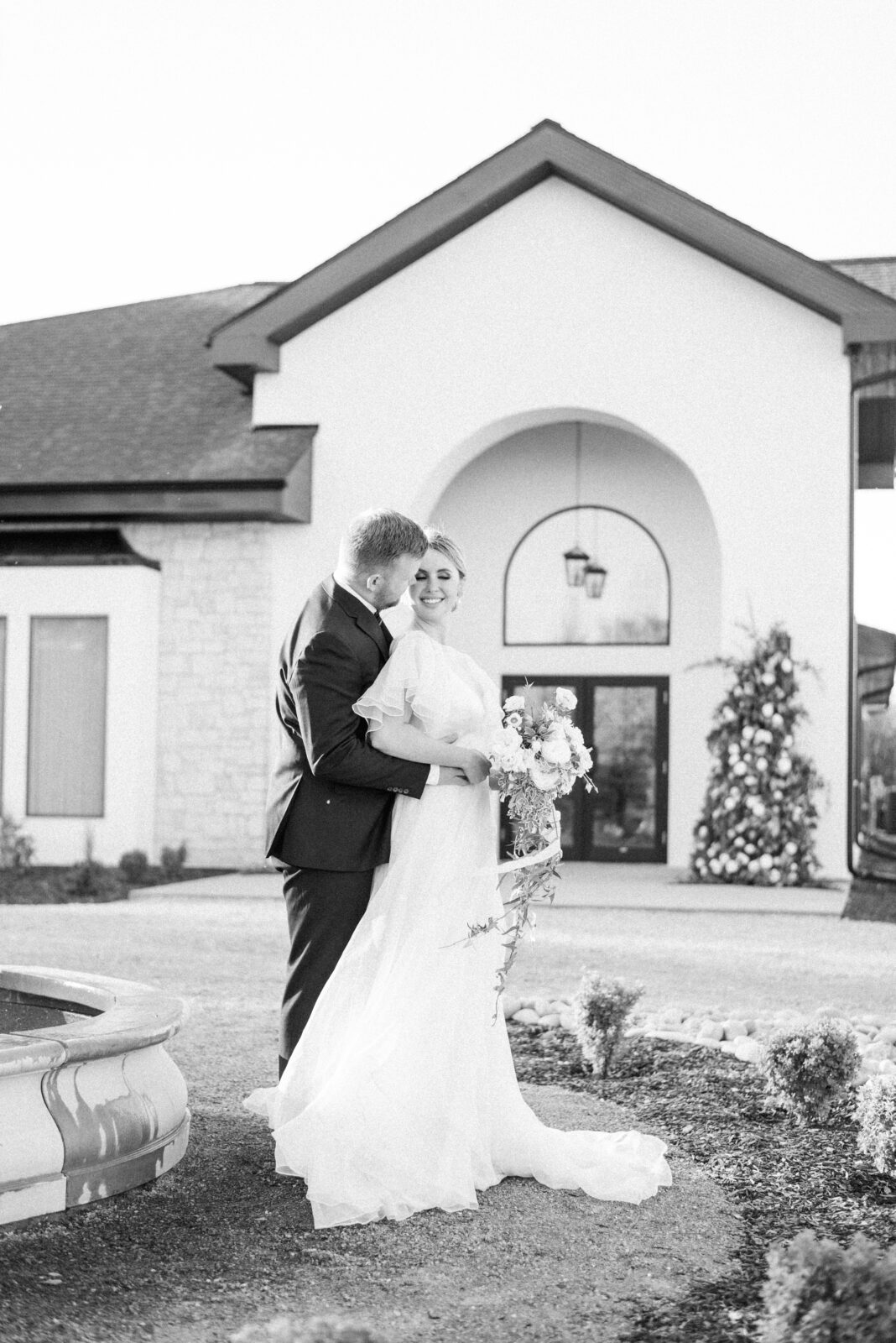 Fine Art Meets Cottage Core Wedding Inspiration for Summer