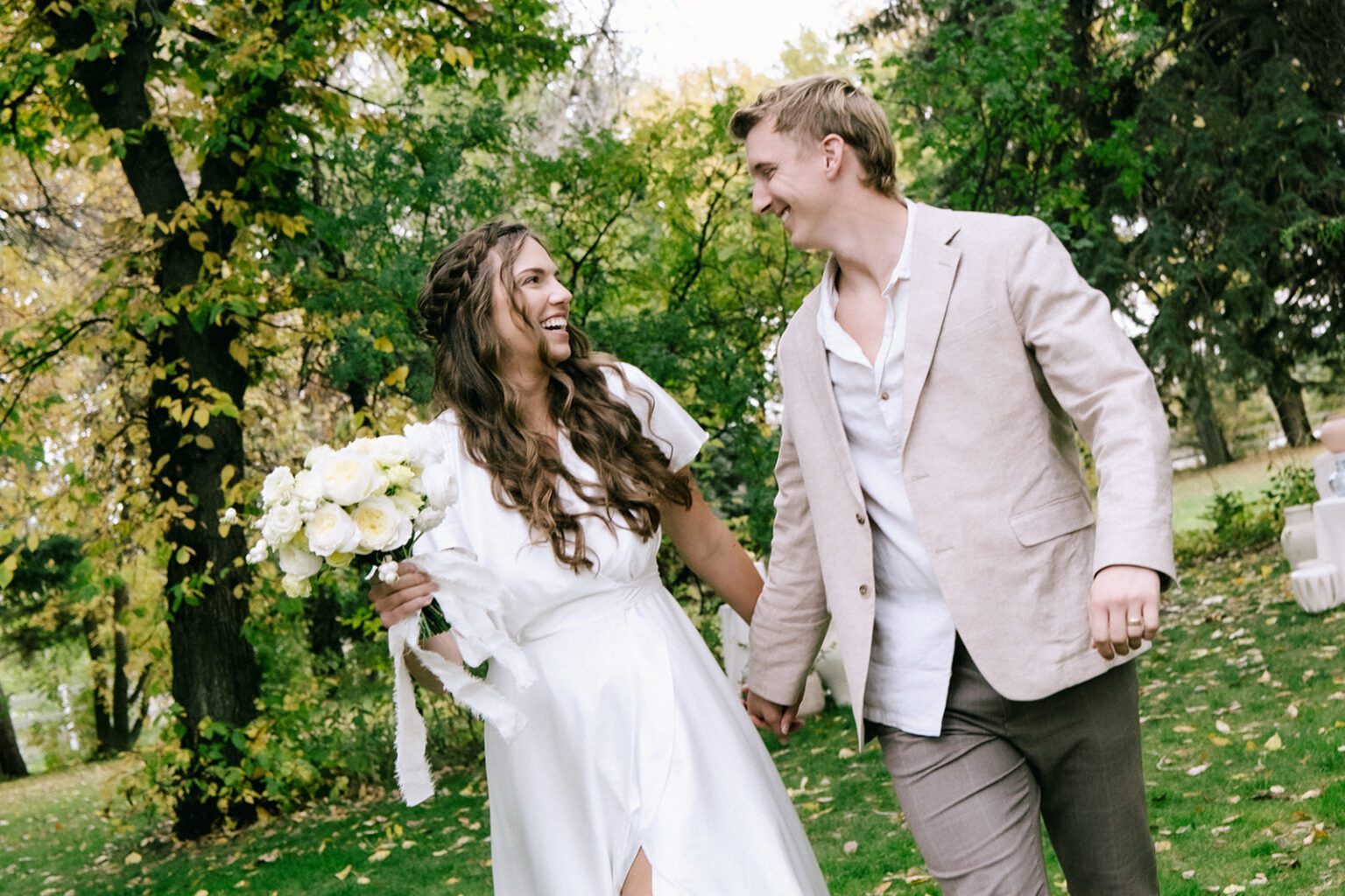 Cottage Core Wedding Inspiration with an Effortless Backyard Feel